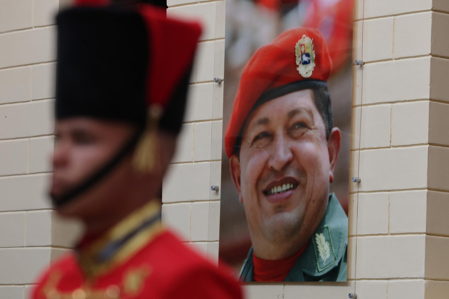 AN acordó impulsar "vida y obra" de Hugo Chávez - Doble Llave